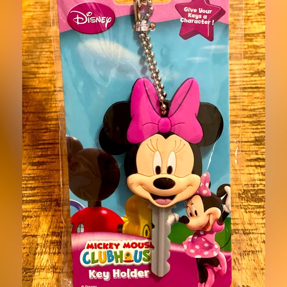 Disney | Other | Brand New Disney Minnie Mouse Key Holder Your Key Will ...